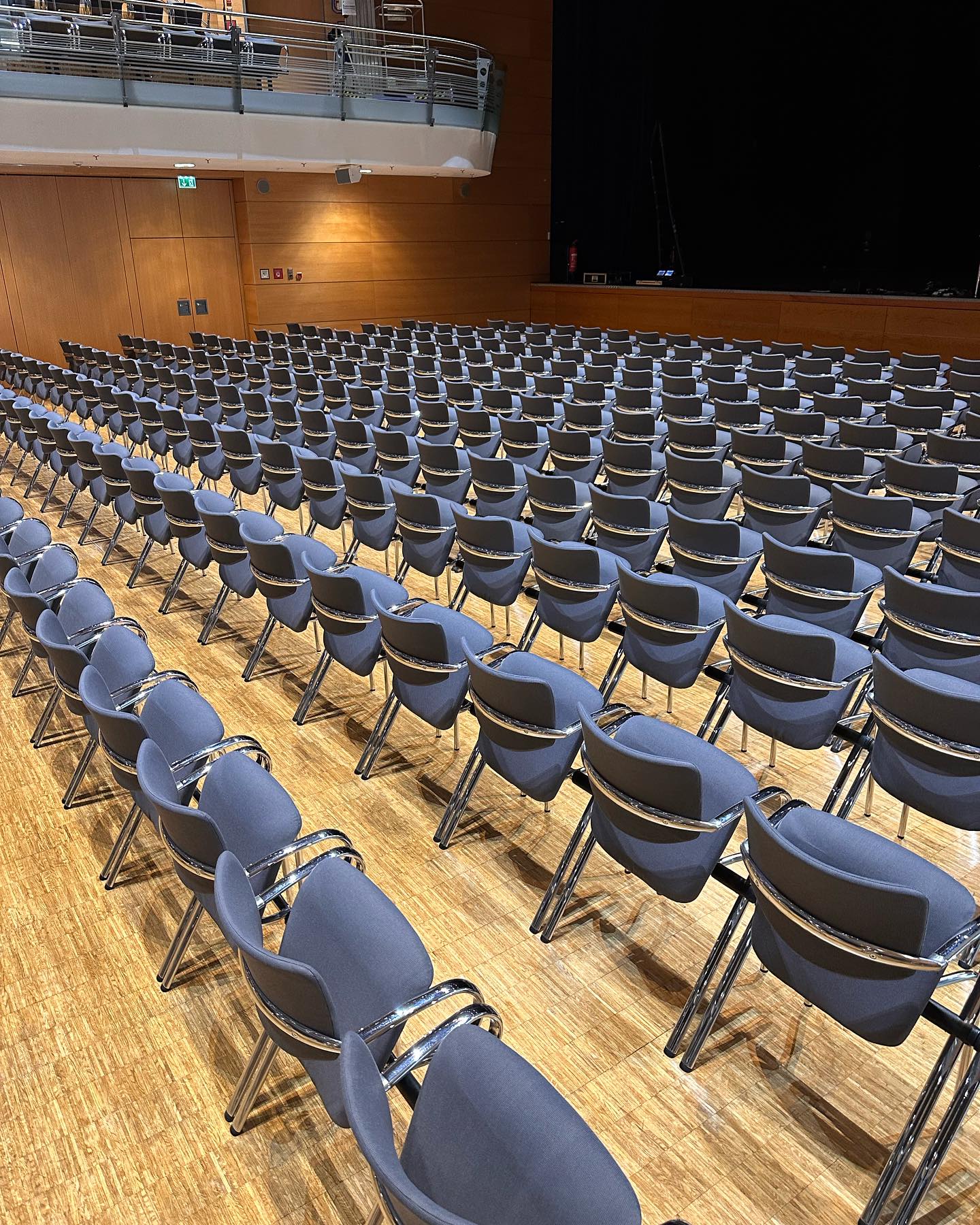 Empore BM Cultura Bergheim – mauser-sitzkultur